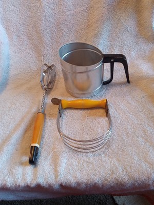 Vtg Yellow Wooden Handled Pastry Cutter, Vtg Ekco Spring Hand Mixer ...