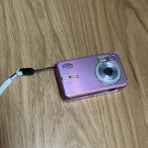 DIGITAL CONCEPTS Pink 7.1 MP Megapixel Camera Turns On Need Cleaning | eBay