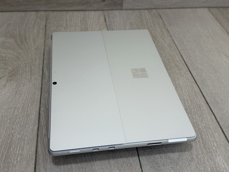 Microsoft Surface Pro 8 13" 1983 i7-1185G7 3.00GHz 256GB SSD 16GB RAM ...