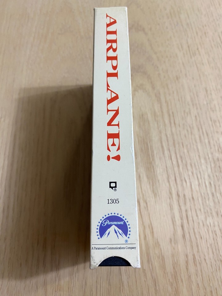 Airplane! The Movie VHS 1980 Leslie Neilson Llyod Bridges Paramount ...