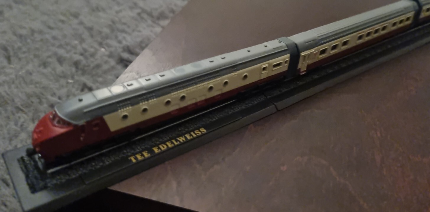 Atlas Editions Mini trains Tee Edelweiss Plastic Model Train 1/220 ...