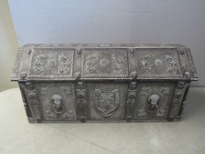 AMC/REGAL NOSFERATU SARCOPHAGUS TIN POPCORN COFFIN BUCKET 2024 ...