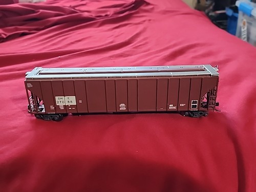 Walthers 4785 Covered Hopper DME 27088 | eBay