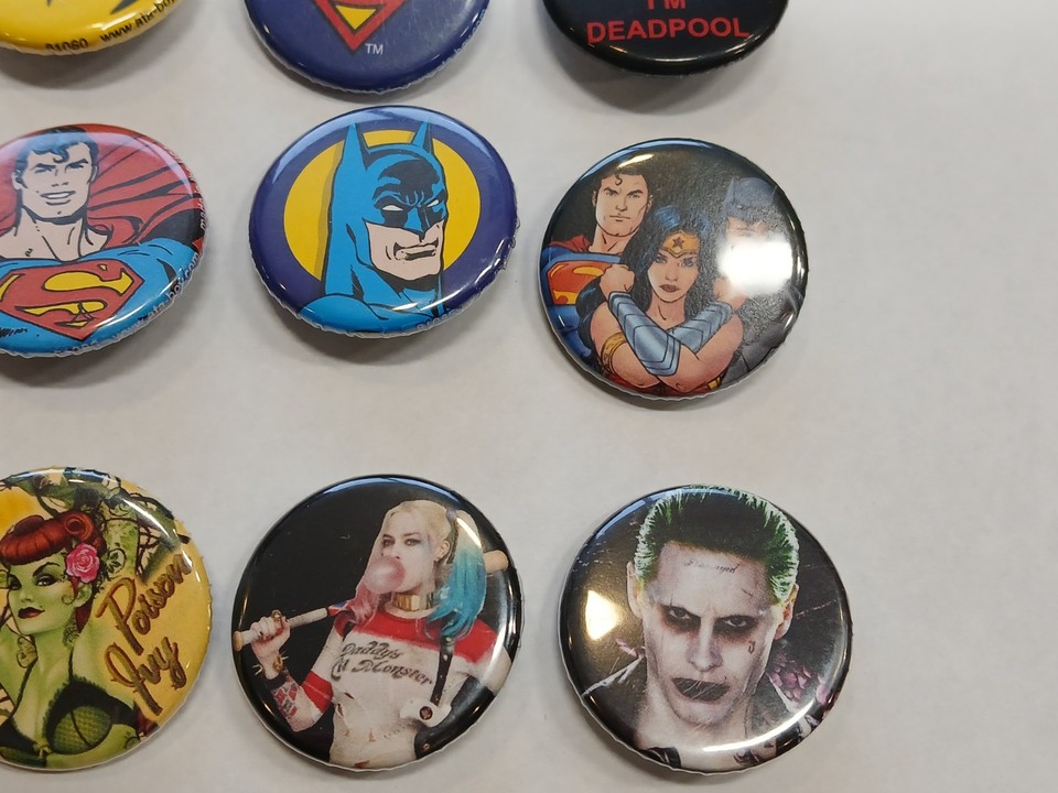 Superhero & Villian Pins Buttons Lot Of 28 DC Marvel Batman Superman ...