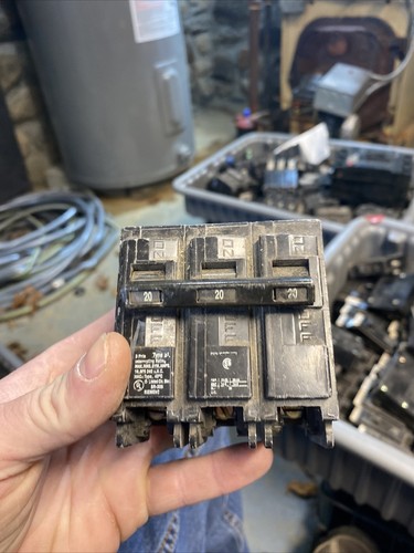 Siemens B320 20 Amp 240 VAC 3 Pole Type BL 10kA Bolt on Circuit Breaker ...