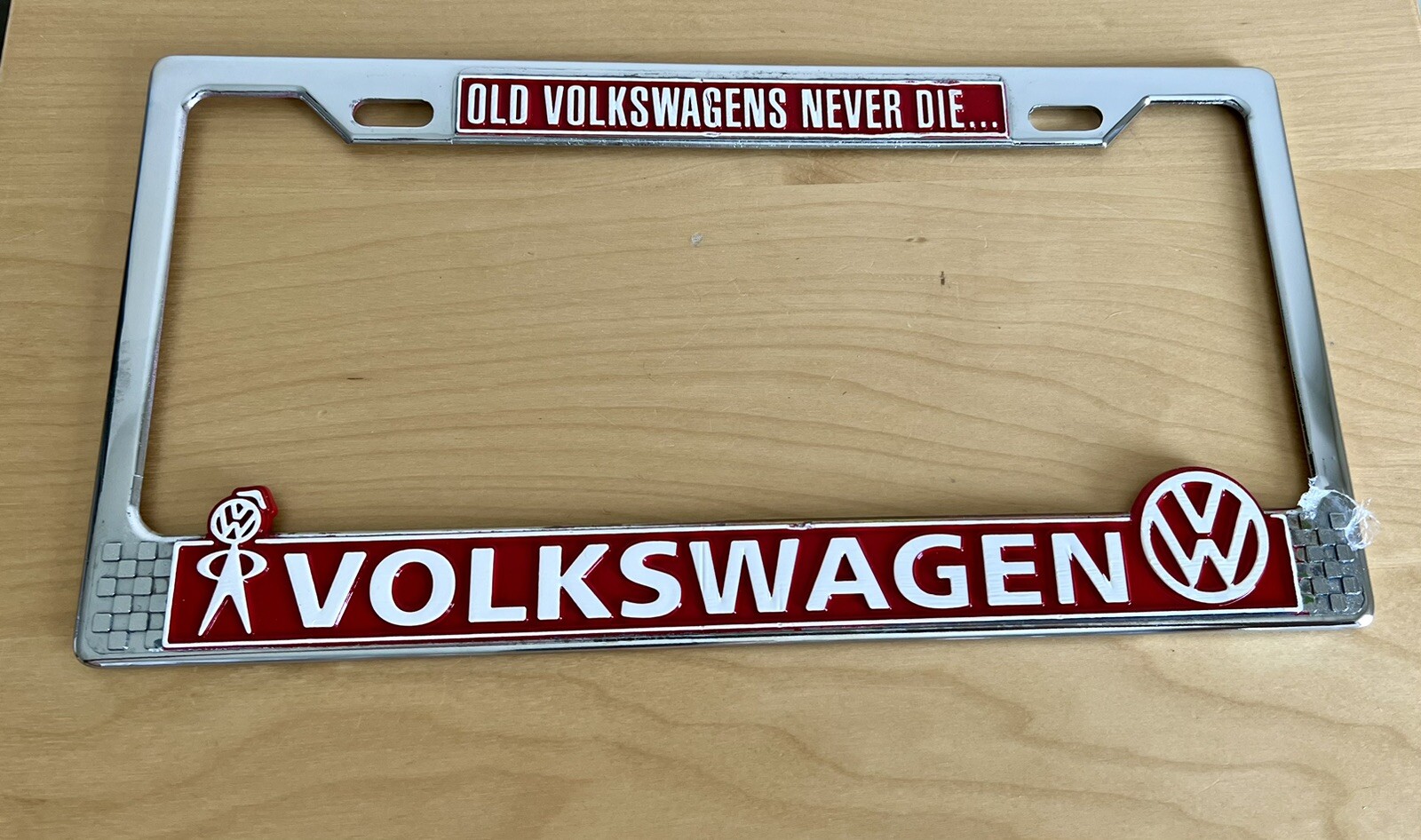 VW BUG BUS GHIA Beetle "OLD VW'S NEVER DIE" VOLKSWAGEN METAL LICENSE ...