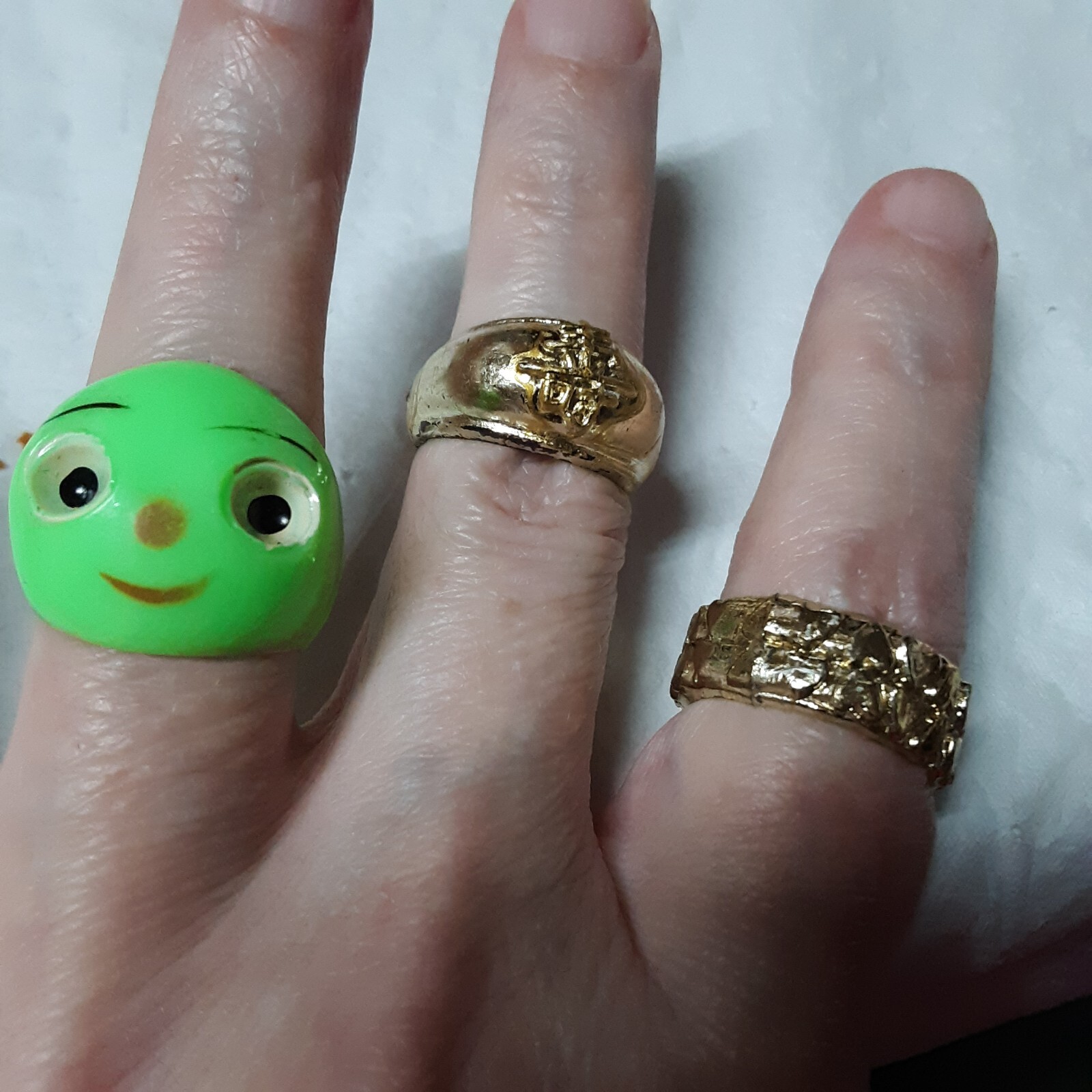 Vintage Gumball Machine Plastic Ring Lot Santa Goldtone Red Jewel Pink ...