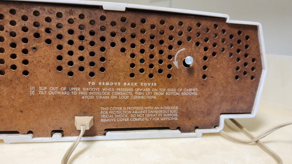 Tivoli White Mid Century 1959 RCA Victor Model C-1L Vacuum Tube Radio ...