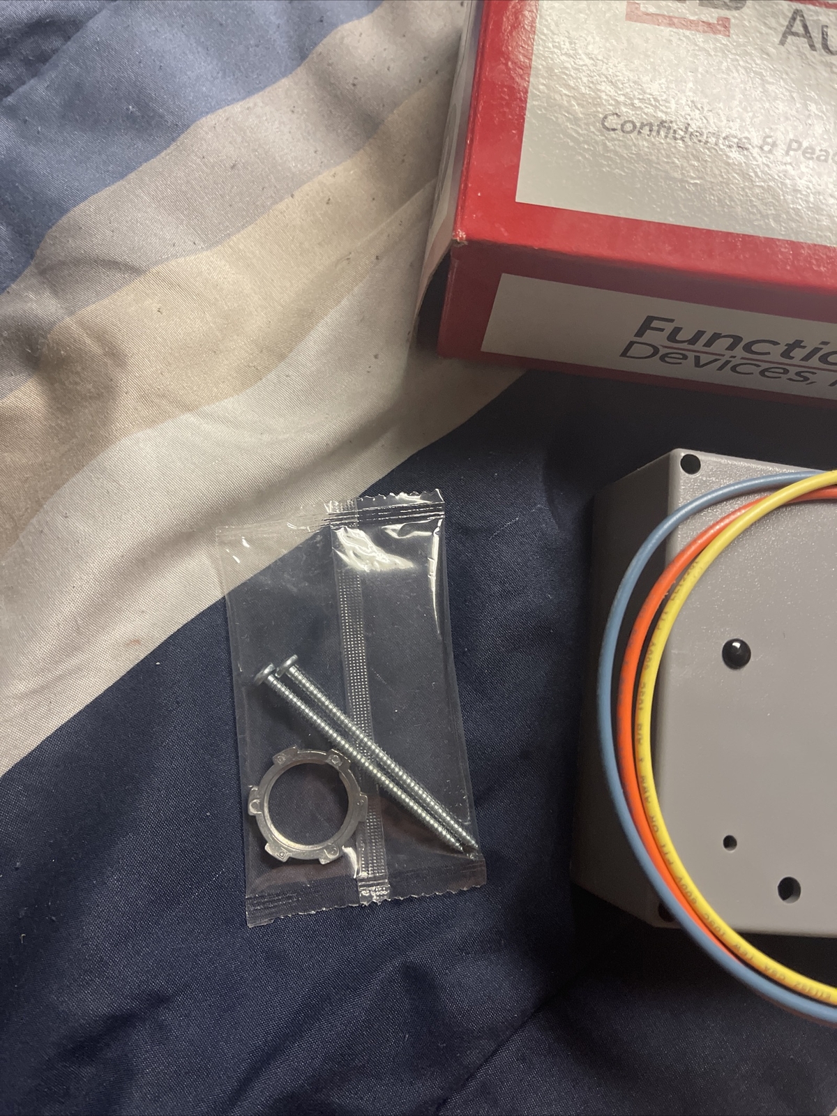 RIB Enclosed Relay RIBTU1C 10-30VAC/DC // 120VAC Coil 10A SPDT New ...