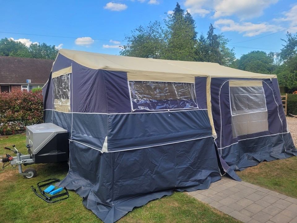 RACLET QUICKSTOP SE TRAILER TENT WITH AWNING, SUN CANOPY AND UNDER BED ...