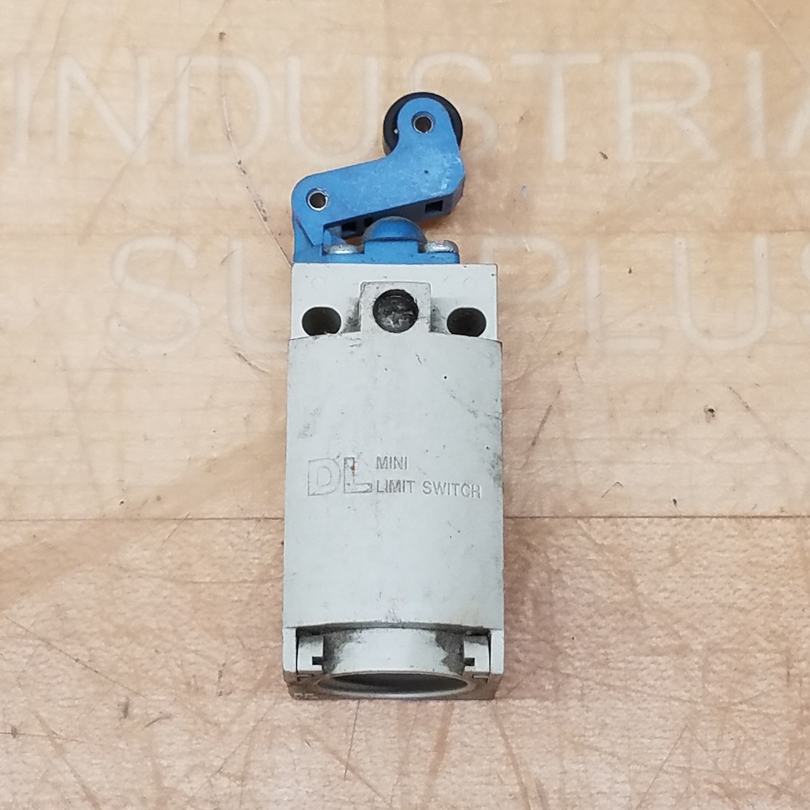 NAiS AZD1000 Mini Limit Switch, 6A, 380VAC - USED | eBay