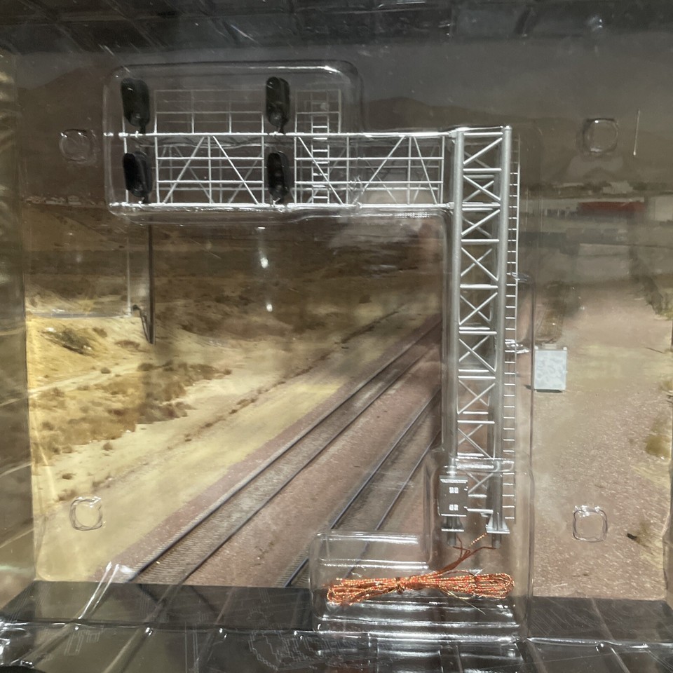 BLMA Models HO Scale 4031 Modern Cantilever Right Hand Signal Bridge | eBay