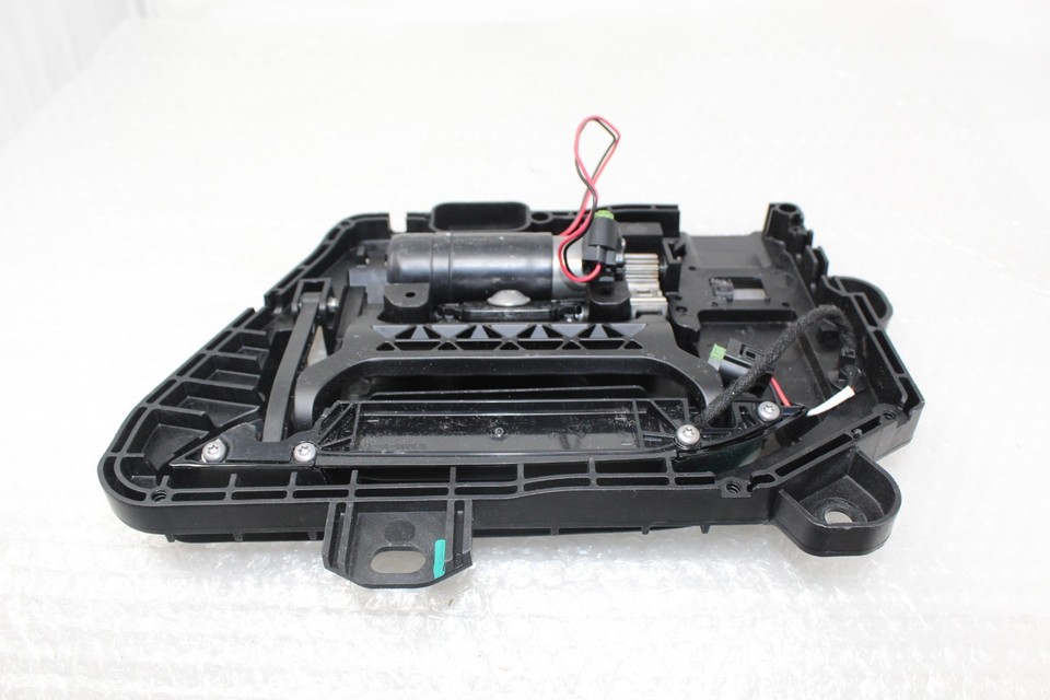 2016-2020 Tesla Model S Front right door handle 1046122-00-E OEM Motor ...