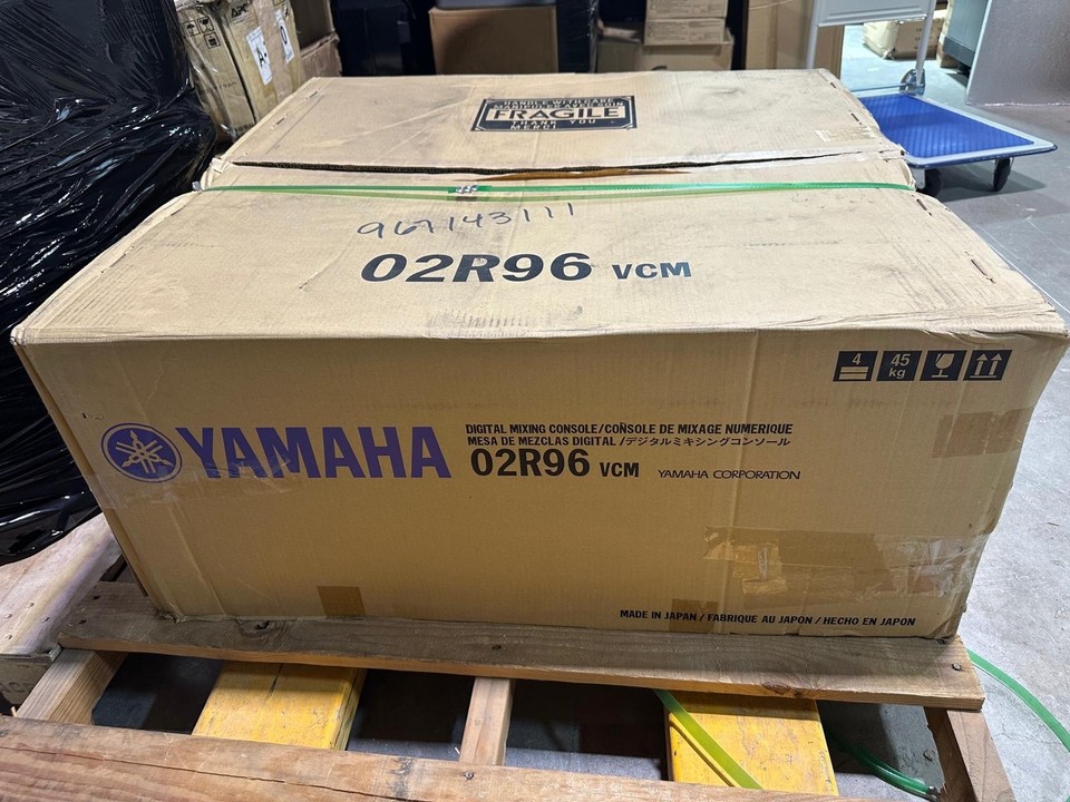 Yamaha 02R96 VCM Digital Mixing Console with Display and more | eBay