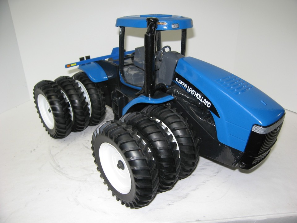 1/16 NEW HOLLAND TJ375 w/TRIPLES FARM PROGRESS SHOW EDITION no box/nice ...