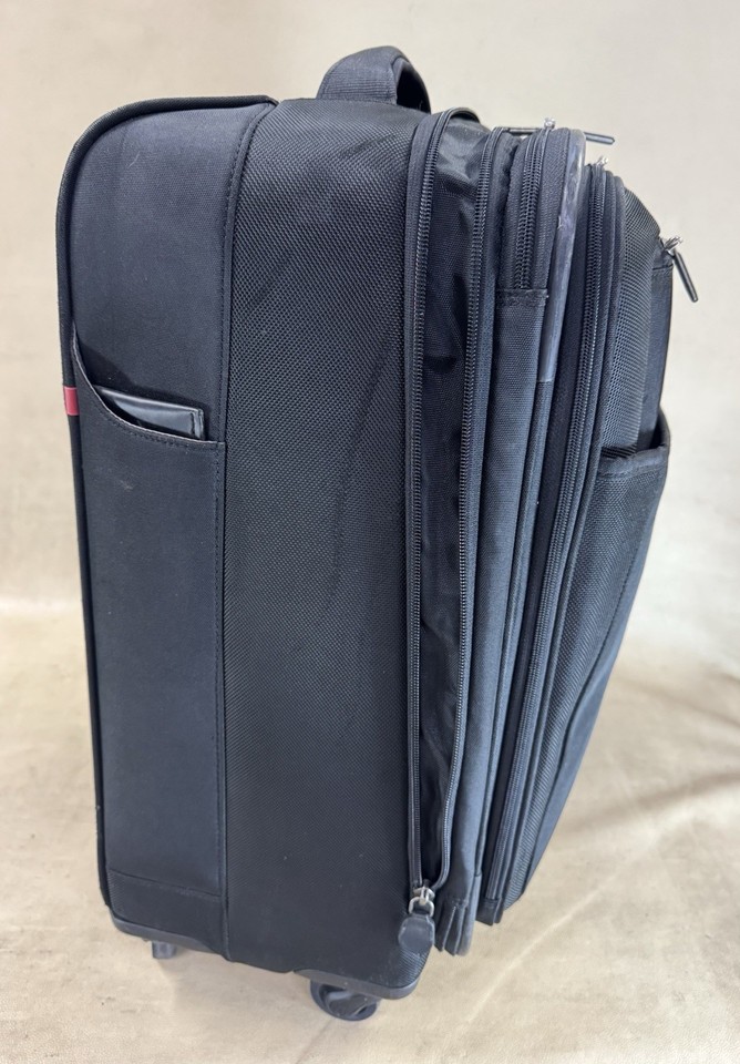 Victorinox Avolve 2.0 Black 22” Expandable Spinner Carry On Suitcase ...