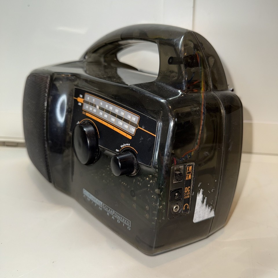 Vintage Freeplay Self Powered AM/FM Radio Solar Crank Clear See Through ...