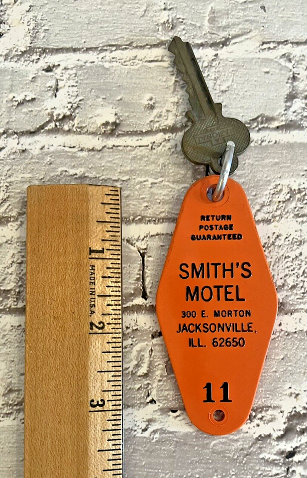 Vintage SMITH'S MOTEL Key Fob w/ Key Room 11 Jacksonville IL | eBay