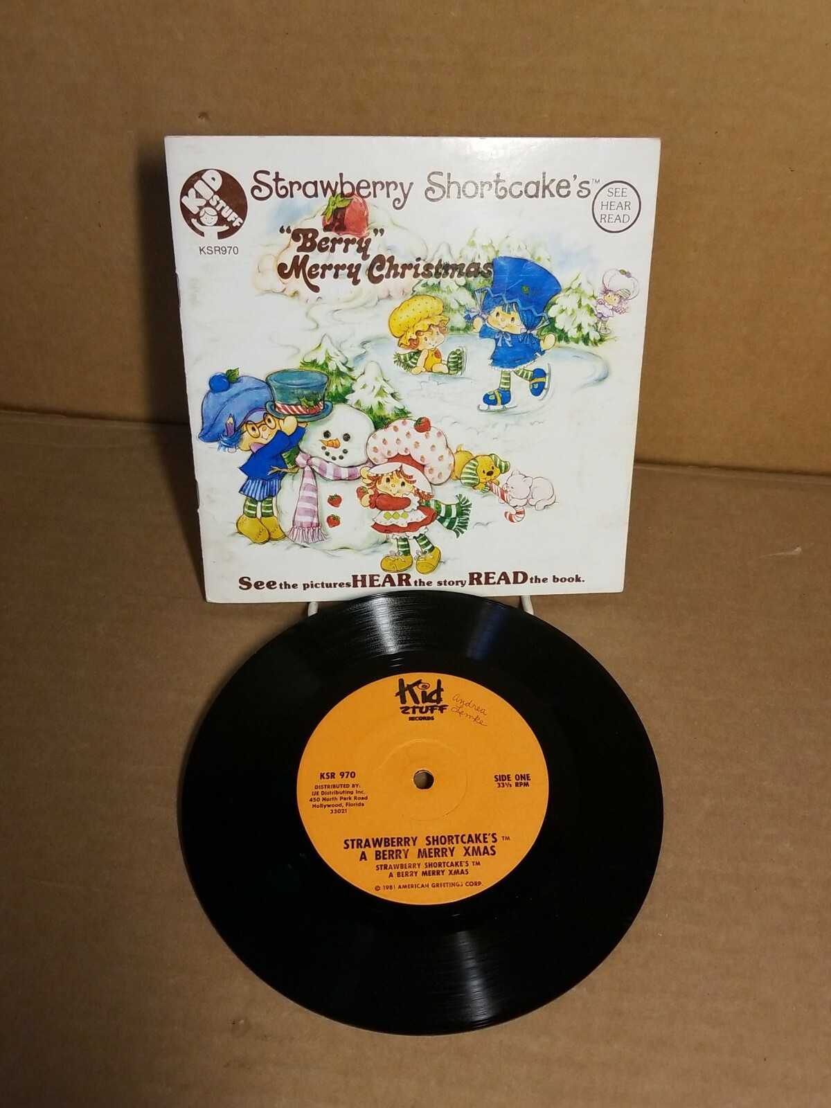 Kid Stuff Record & Book Strawberry Shortcakes's BERRY MERRY CHRISTMAS ...