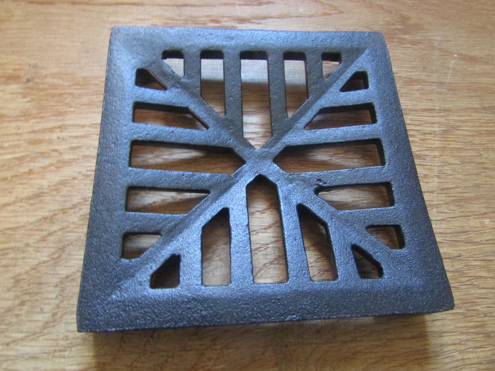 Heavy Cast Iron Gully Grid Grate Drain Cover Drive Drainage guard ...