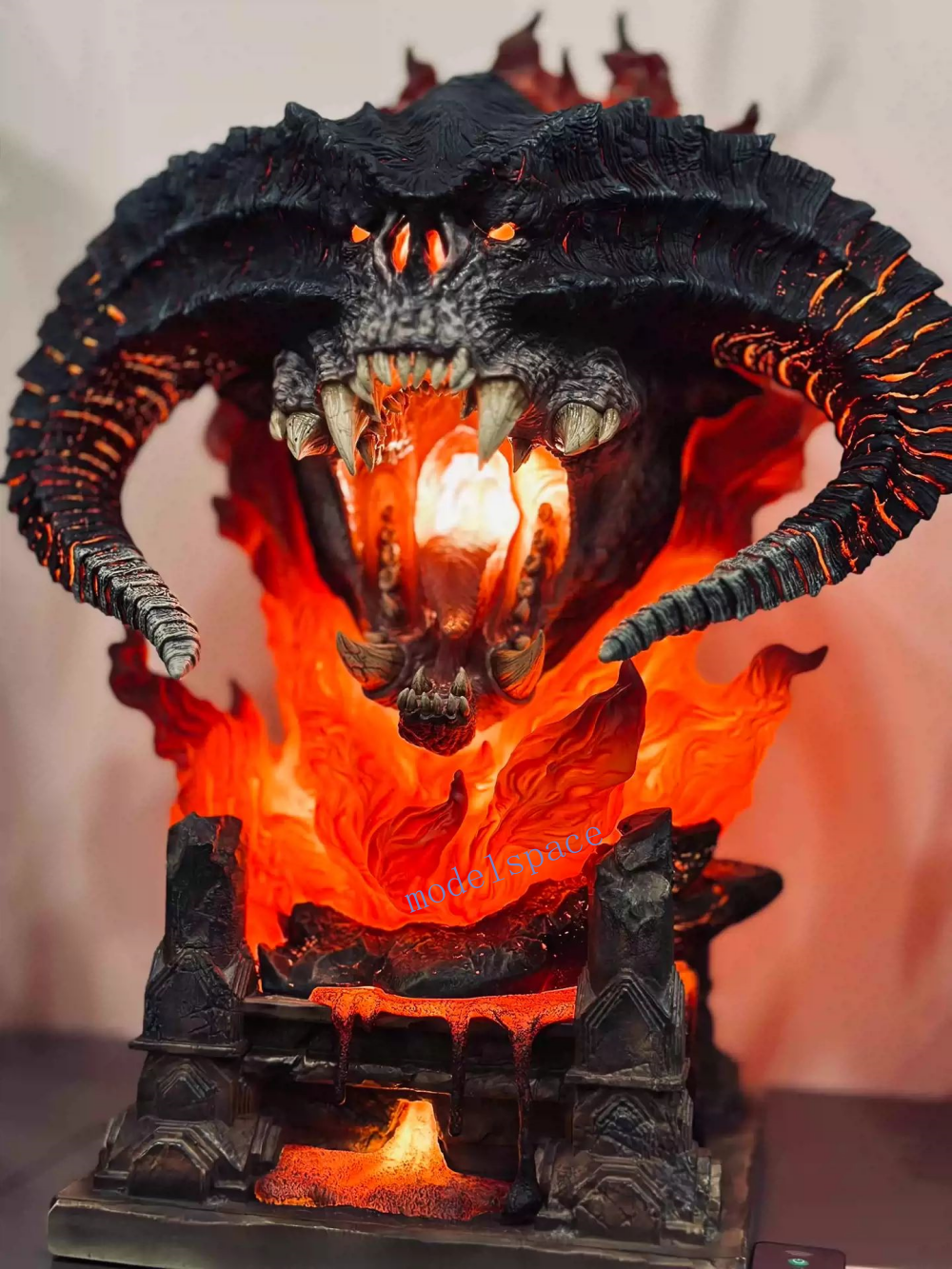 Queen Studios The Lord of the Rings Balrog Small Scale Painted Statue ...