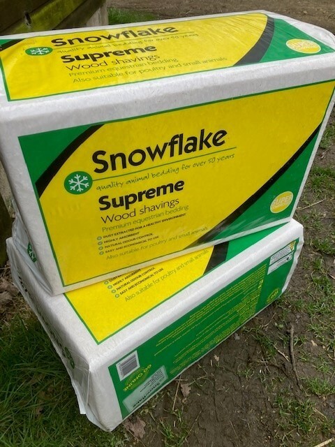 SNOWFLAKE SUPREME HORSE SHAVINGS BEDDING - 15KG for sale online | eBay