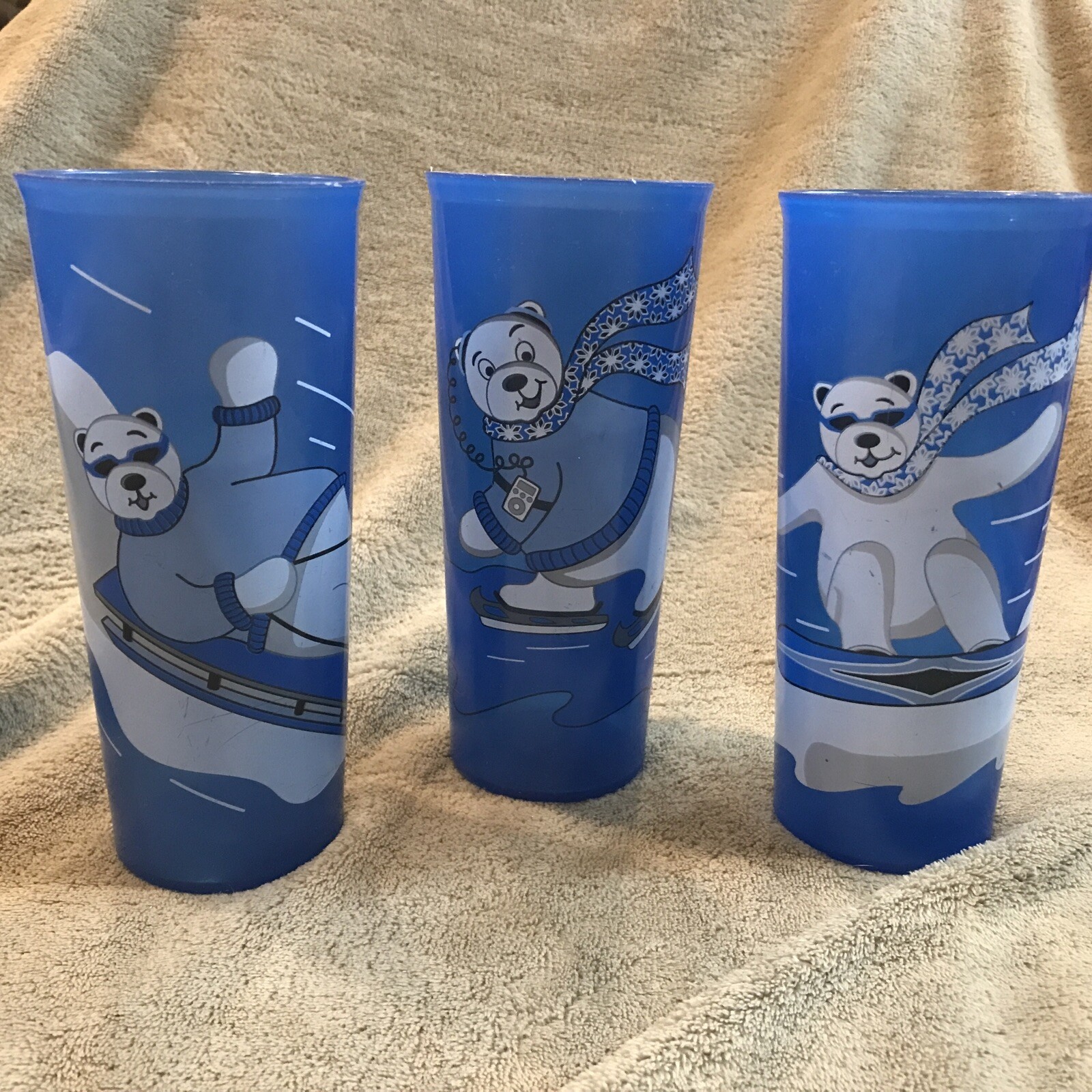 Tupperware Polar Bear Winter Fun Tumblers 16 oz. (Set of 3) Blue #5107 ...