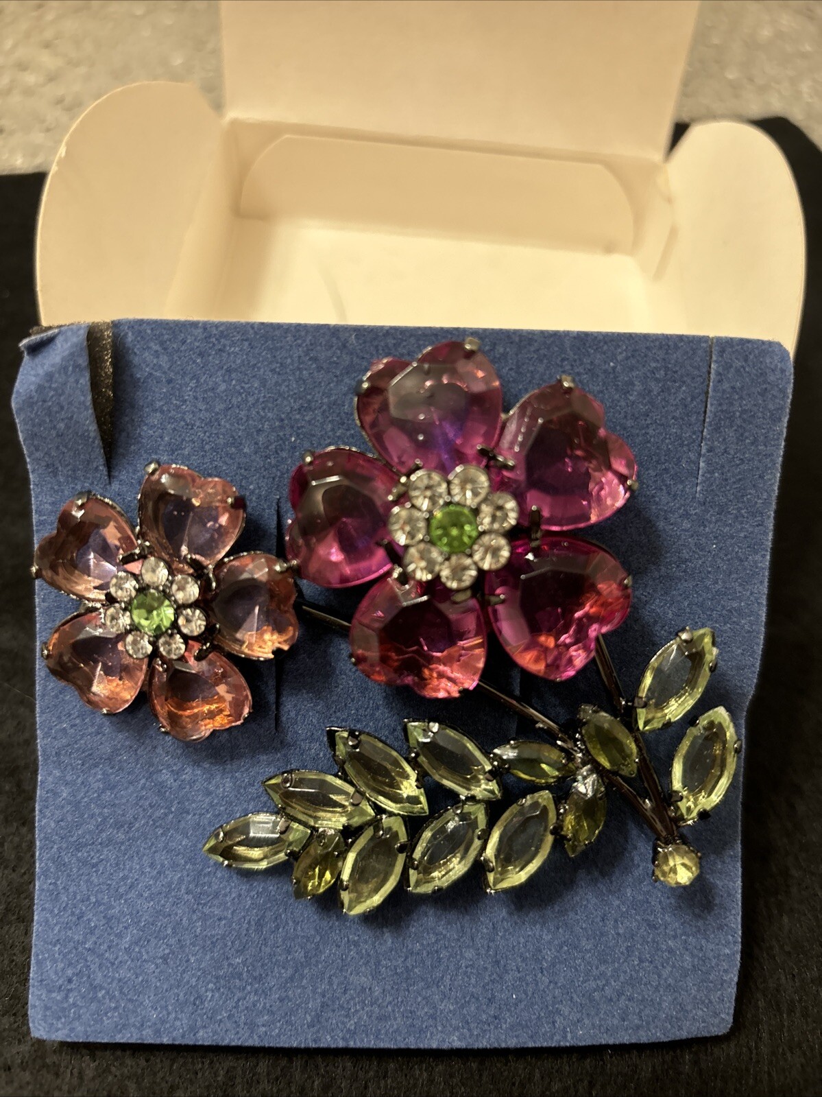 2003 Avon Two Flower Brooch Pin Fuchsia Green Rhinest… - Gem