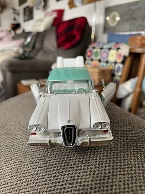 ERTL GearBox 1:18 1958 Ford Edsel Citation Diecast Model- Turquoise ...