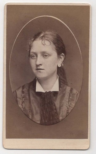 ANTIQUE CDV CIRCA 1870s E.S. DUNSHEE GORGEOUS YOUNG LADY IN DRESS ...