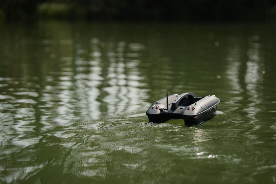 Deeper Quest Bait Boat - Carp Fishing Baiting Equipment Kit - Free ...