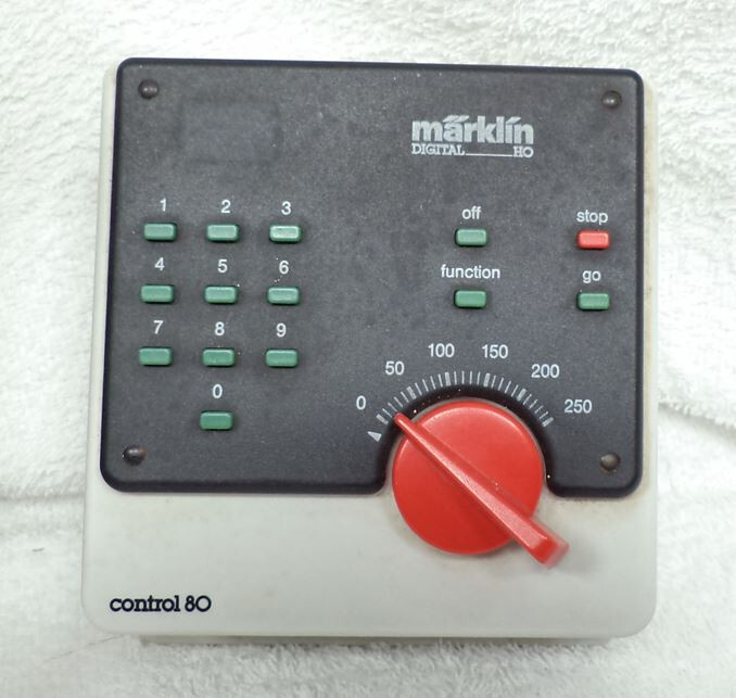 Marklin 6035 DIGITALE CONTROL 80 voor aanspreken van 80 lokomotieven ...