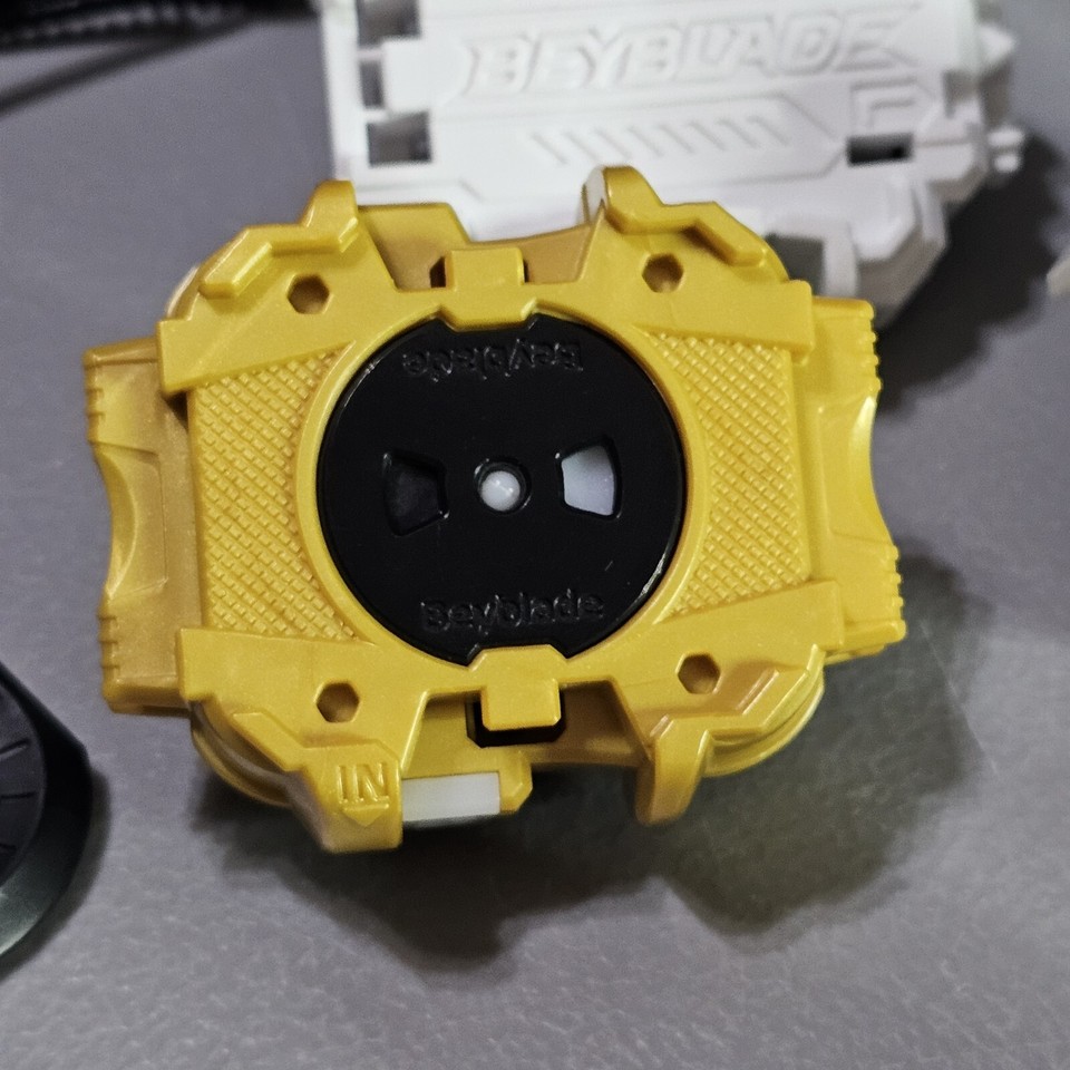 Beyblades ~ Toy Lot with 10 Beys, 3 Rip cords & 5 Launchers | eBay