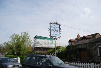 Photo 6x4 Dering Arms sign, Pluckley Chamber's Green c2011 | eBay UK