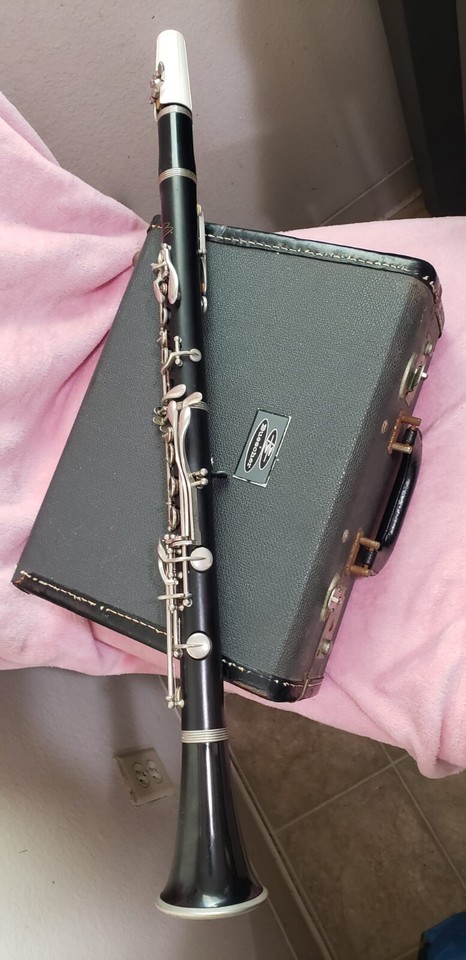 Vintage Buescher Aristocrat Clarinet w/ Original Hard Case & Fully ...