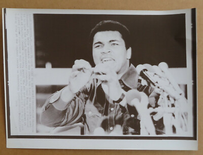 Muhammad Ali vs Jimmy Young vintage boxing wire photo 1976 | eBay