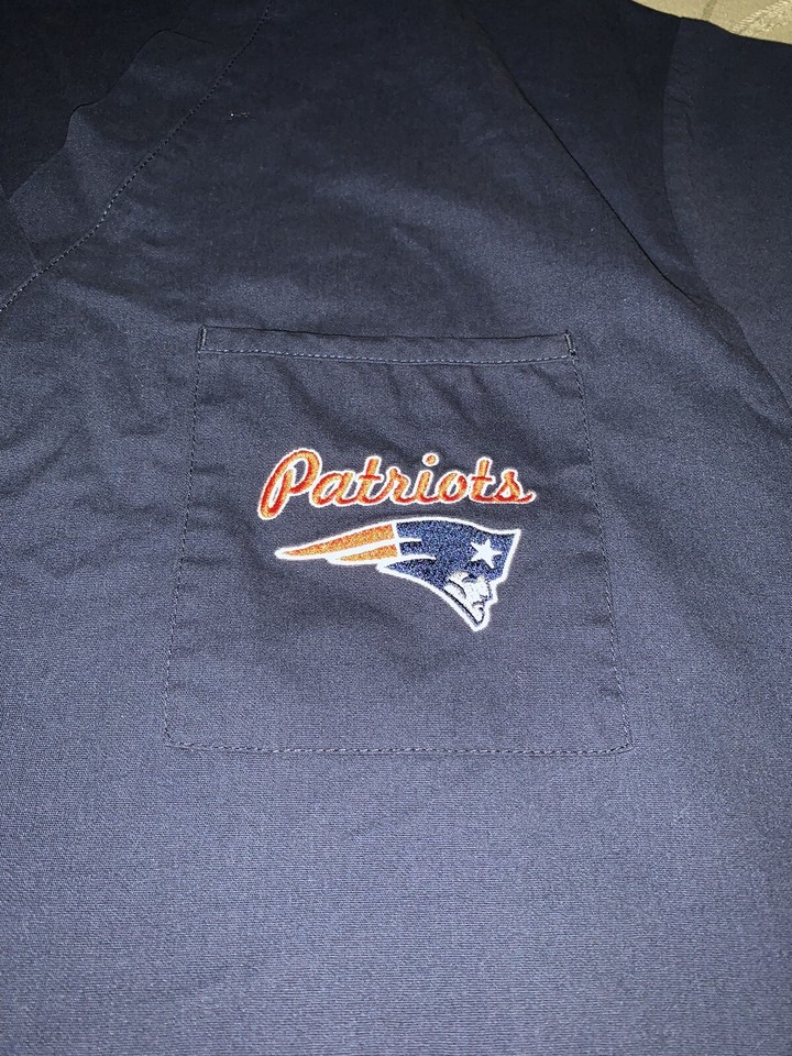 NFL Size XXL (2X) New England Patriots Scrub Mens Nursing Top Shirt ...