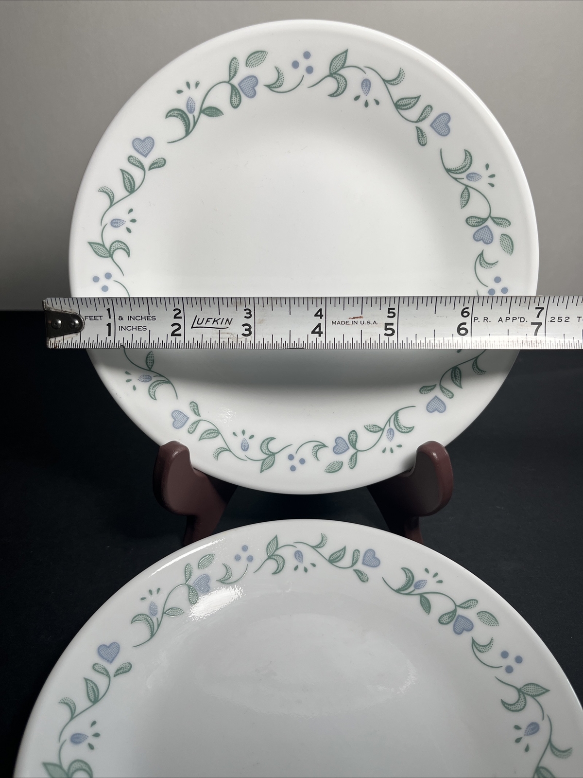 Corelle Corning COUNTRY COTTAGE 6.75 in Salad Dessert Plates Hearts ...