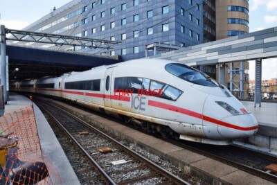 PHOTO BELGIAN RAILWAY - DB CLASS 406 ICE 8-CAR EMU NO 4601 AT BRUXELLES ...
