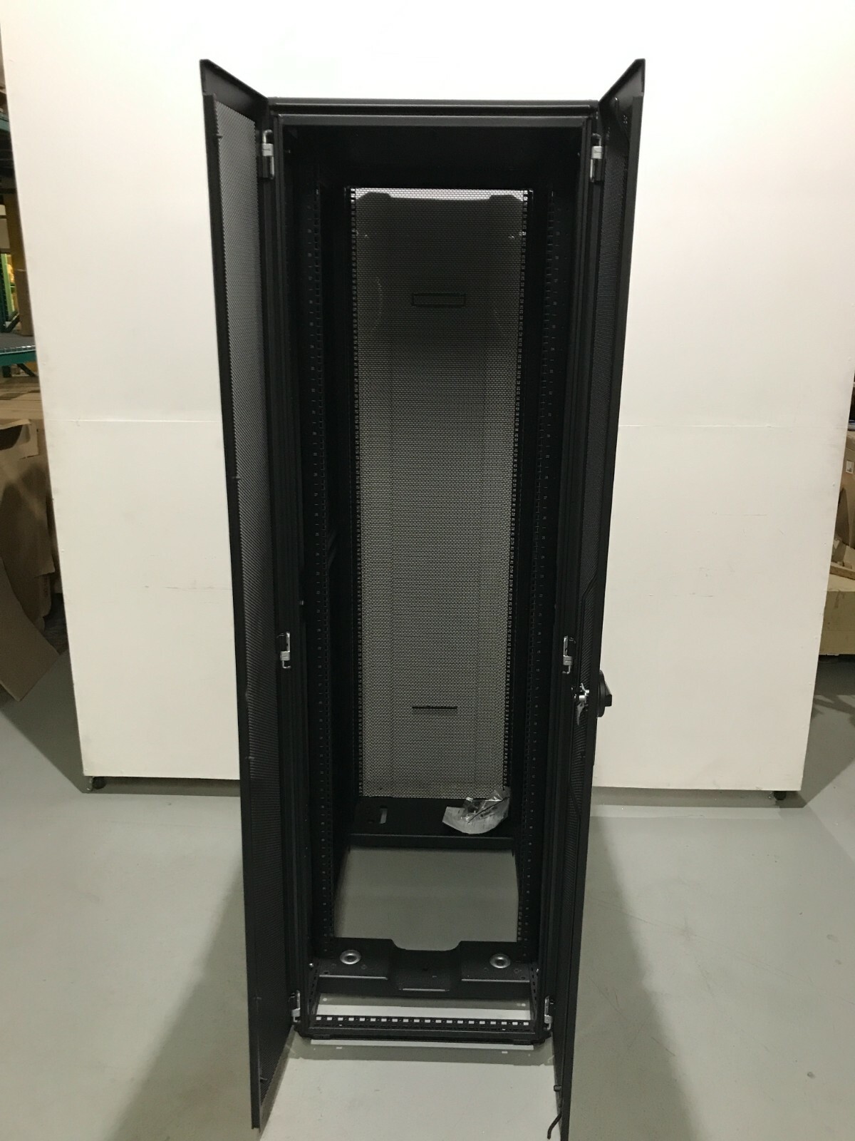 SEE PICTURES HPE P9K07A G2 42U Server Rack Cabinet Enclosure ...
