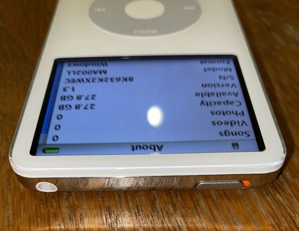 Apple iPod classic 5th Generation White (30 GB) MA002LL w/ Battery ...