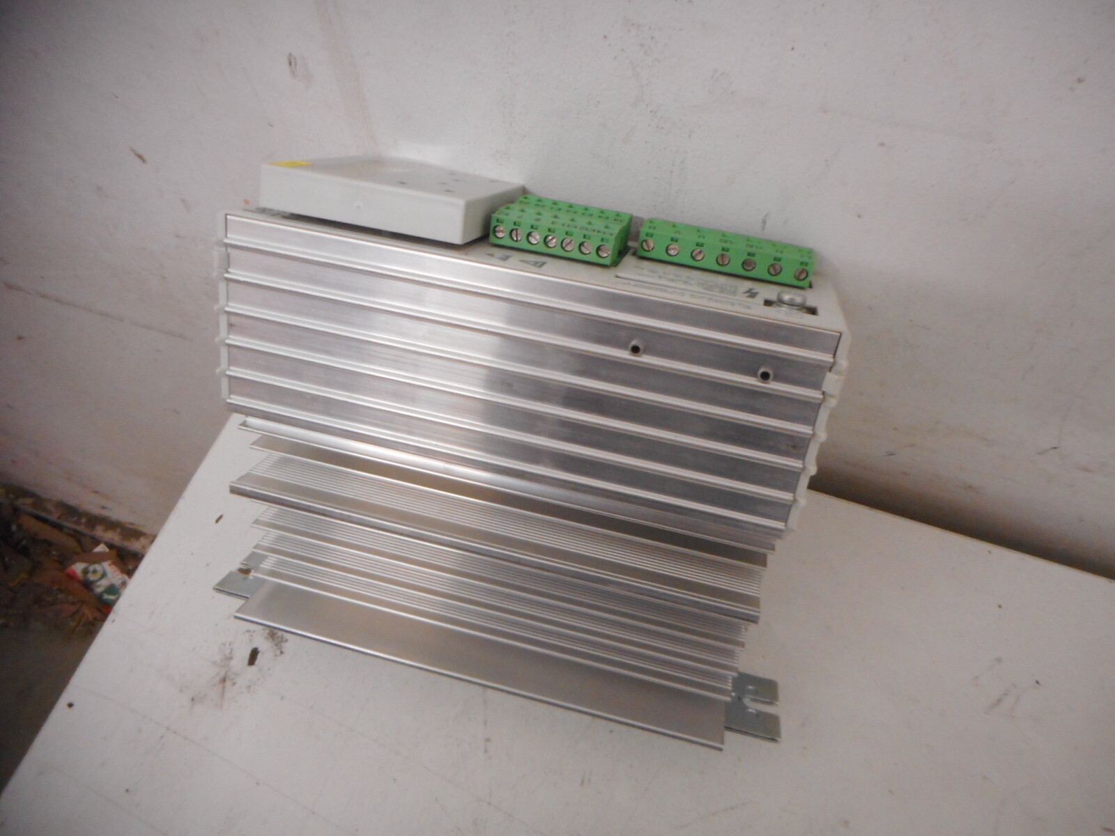 LENZE VFD -- VARIABLE FREQUENCY DRIVE 0.37kW Single Phase w/Keypad ...