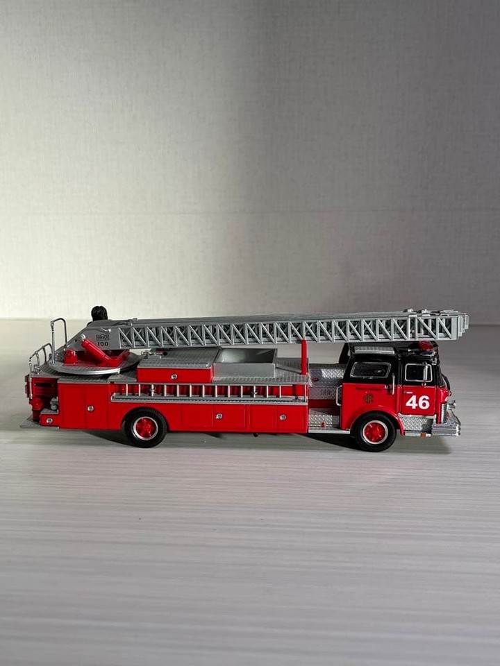 Chicago Fire Department, CODE3, Ladder Truck, LADDER46, Truck 46 ...