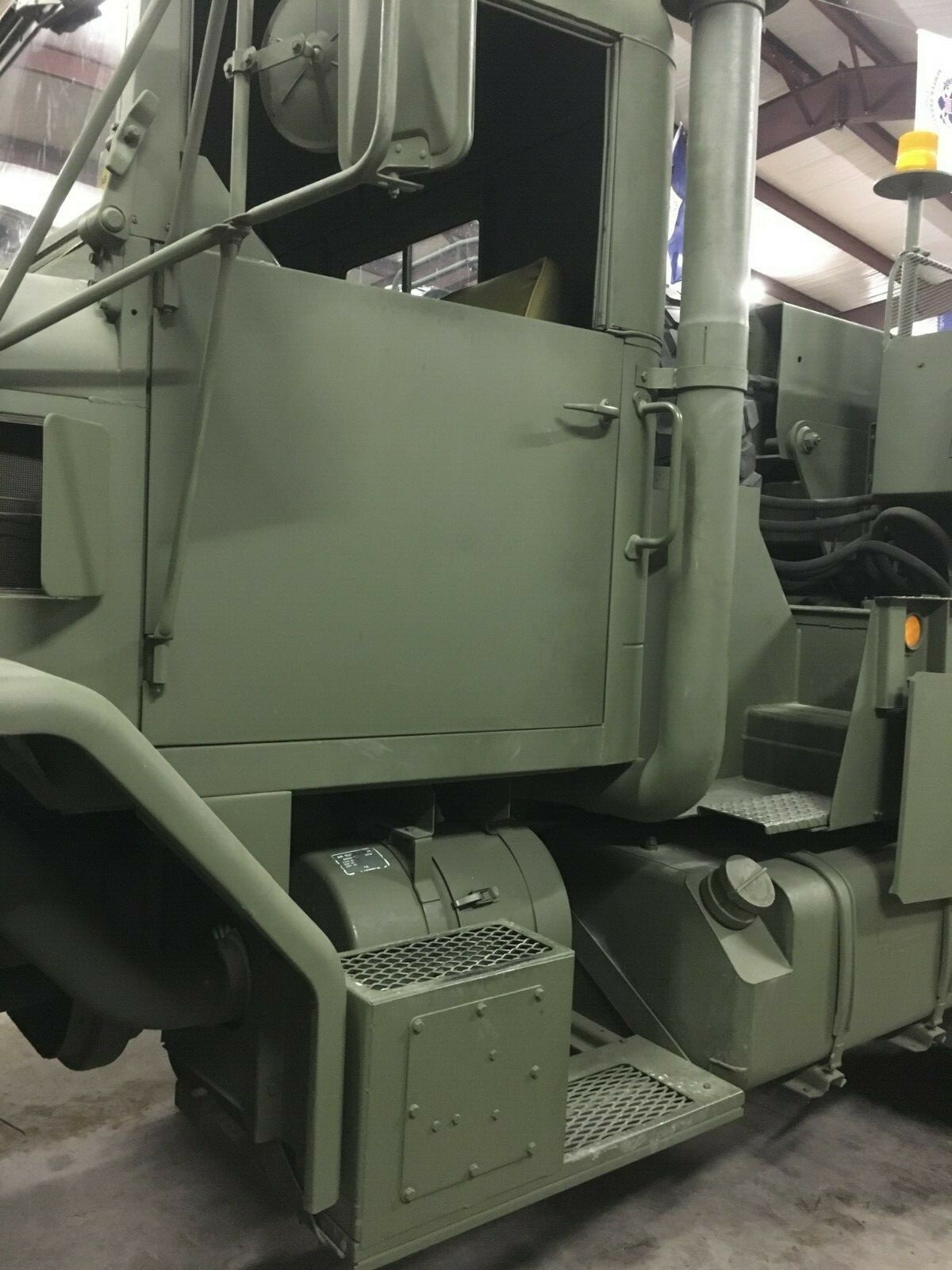 Gallon Paint Current Issue CARC Green Substitute HMMWV Hummer 2 1/2 Ton ...