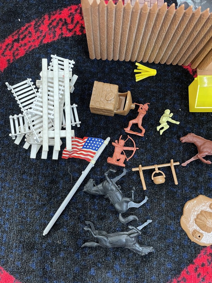 Vintage 50s Louis Marx Fort Apache Stockade Plastic Playset W/ Box Lots ...