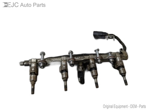 Fuel Injectors Set With Rail For 12-15 Chevrolet Captiva Sport 2.4 ...