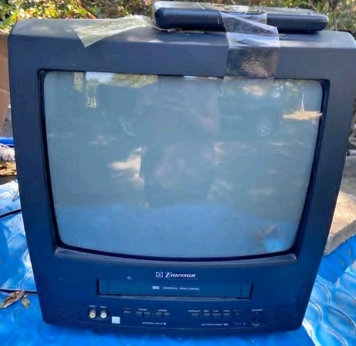 Vintage 13" Emerson CRT TV/VCR (EWC1304) Retro Gaming Tube Television ...
