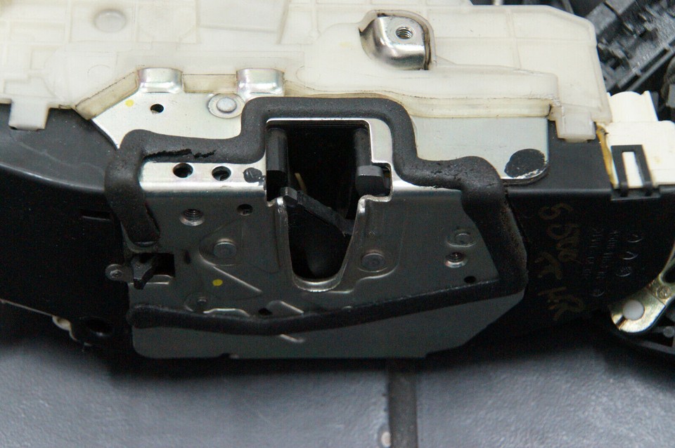 Rear Door Lock A2217300435 Mercedes S Class W221 Lock Handle Carrier ...