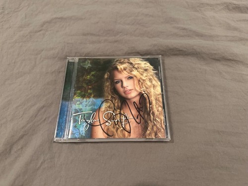 Taylor Swift Signed Autographed First 1st Debut Album Booklet Self ...