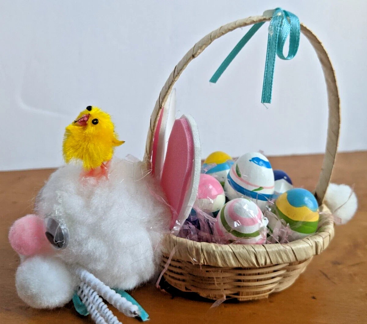 Vintage Easter Baskets Decor